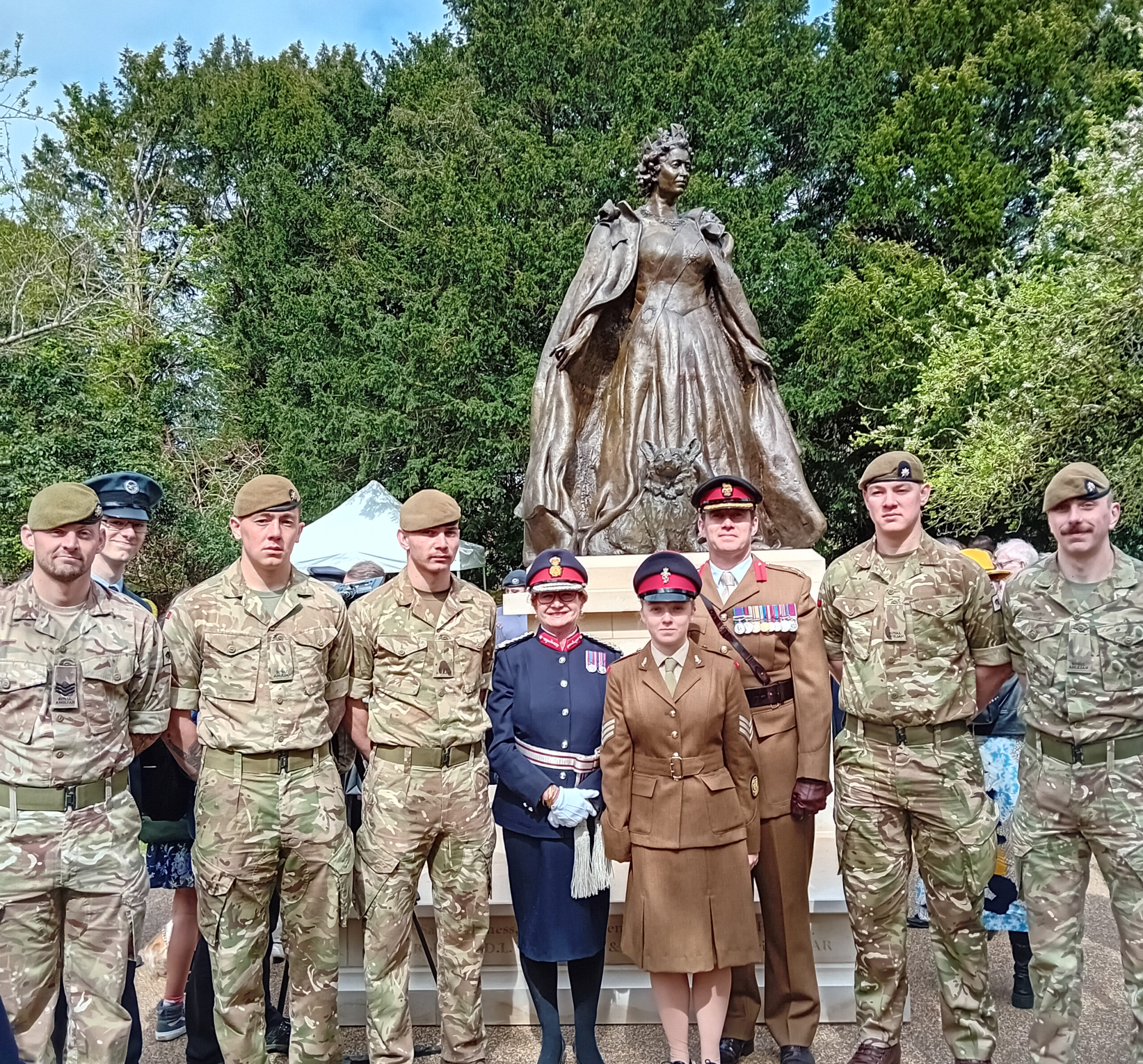 Memorial for the late Queen Elizabeth II unveiled in Rutland - 1st ...