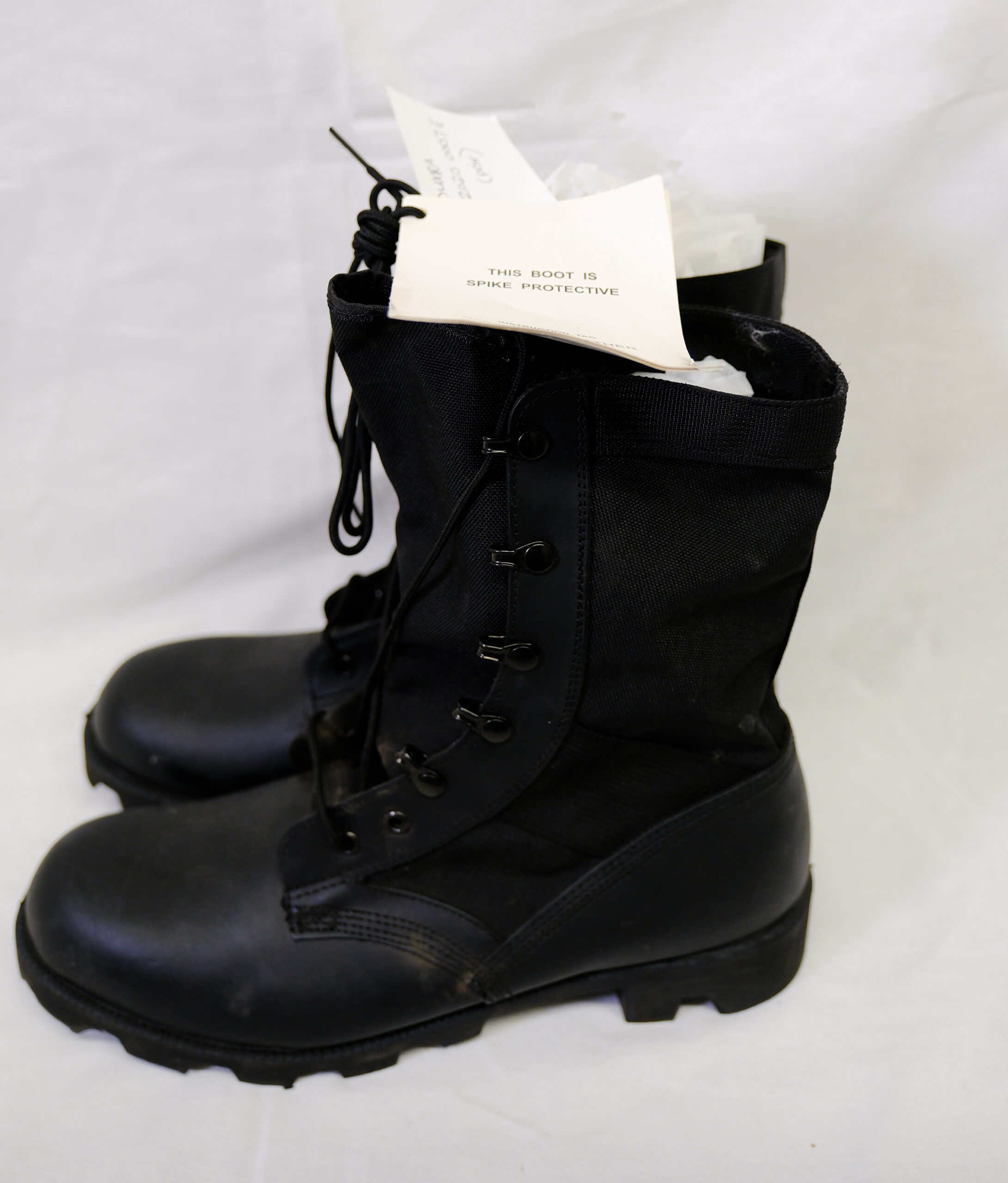 British Army Jungle Combat boots, sole is spike protected - Royal ...