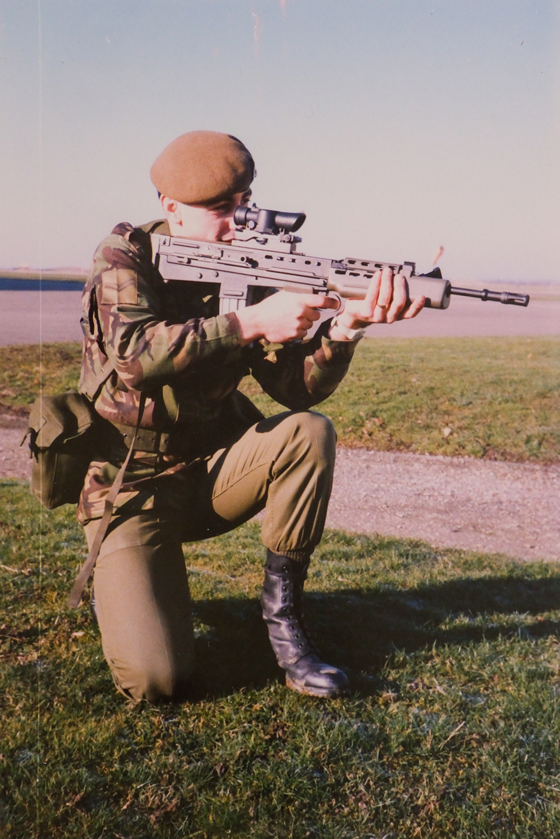 Royal Anglian Regiment soldier and SA80 rifle in 1987 - Royal Anglian ...