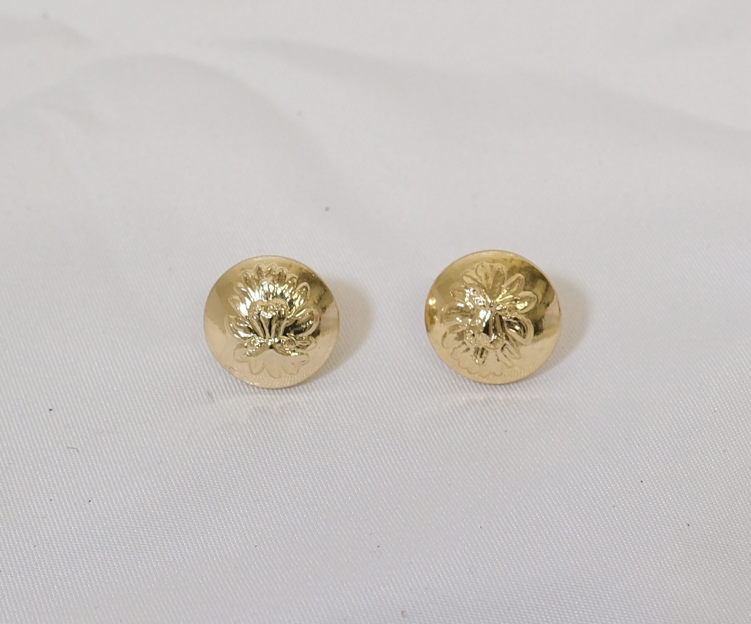 Bermuda Regiment ceremonial buttons - Royal Anglian Regiment